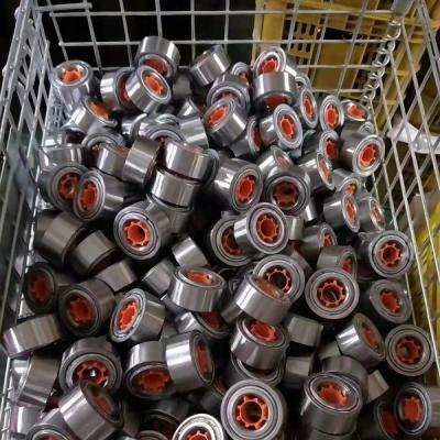 Cina Cuscinetto della ruota e hub su misura di sinistra del rimorchio di DAC438245 43x82x45 in vendita