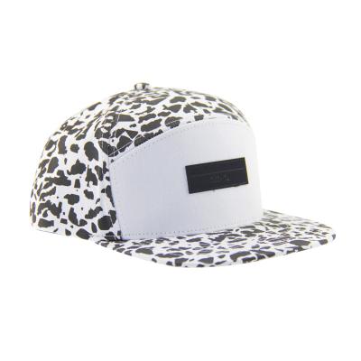 Cina Fashion Allover Stampa 5 pannelli Cappucci da campo con patch di pelle in embossed Logo sul fronte in vendita