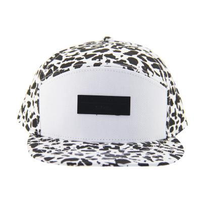 Cina Fashion Allover Stampa 5 pannelli Cappucci da campo con patch di pelle in embossed Logo sul fronte in vendita