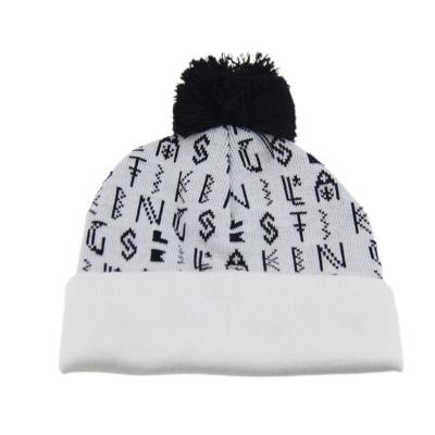 Cina Cappelli a maglia con ricamo in vendita