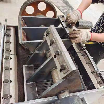 China Customized Coconut Husk Powder Making Machine for Coconut Fiber Processing Needs for sale