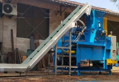 China High Throughput Wood Sawdust Shavings Baler Press Bagging Machine for Horse Bedding for sale