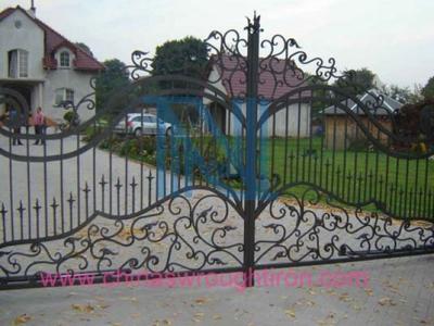 China wrought iron main gate,Forged Steel Gate for Your Home,Fer Forge Gate for sale