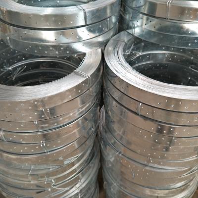 中国 ネイルプレートとパンシングストラップストラップネクタイのブラケット使用のためのガルバン化ストラストハンガー 販売のため