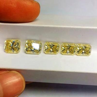 Cina Bianco Giallo Moissanite Gem Radiante Taglio GRA VVS Loose Mosanite Diamante Per Anello d'oro in vendita