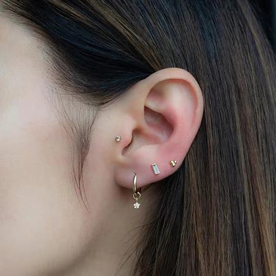 Cina 925 Sterling Silver Wholesale Gioielli Minimalisti Piccoli 925 Sterling Silver Zircon Stud Orecchini Dorati Orecchini Per Donne in vendita