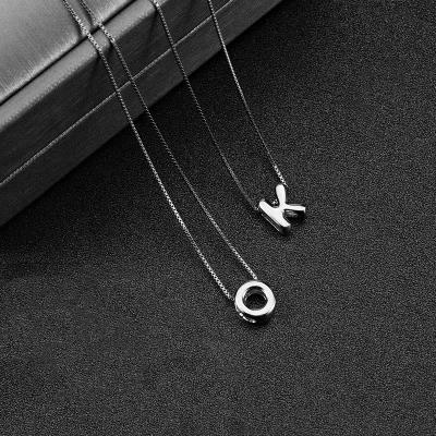 Cina Moda Minimalista Gioielli 925 Sterling Silver Simple Necklace 26 Lettere Alfabeto Necklaces Per Donne in vendita