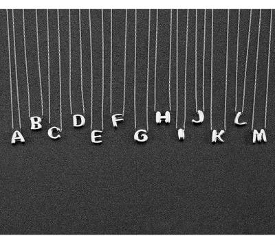 Cina Moda Minimalista Gioielli 925 Sterling Silver Simple Necklace 26 Lettere Alfabeto Necklaces Per Donne in vendita
