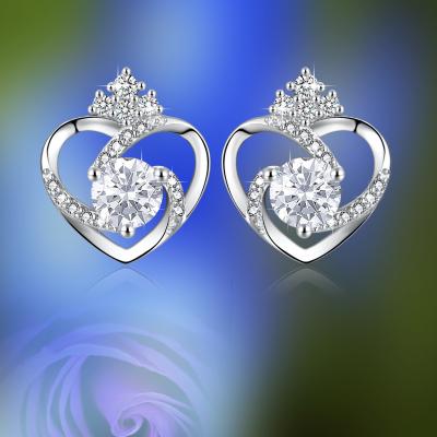 Cina SGS d'argento dei perni del cuore di 11x9.5mm 1.5g Sterling Silver Heart Earrings 3A in vendita