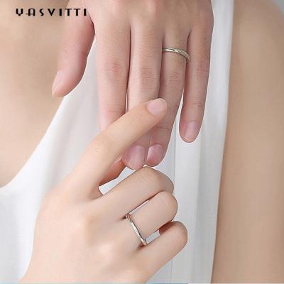 Cina SGS della banda di nozze di 0.21cm 0.07oz Mobius S925 Sterling Silver Couple Rings in vendita