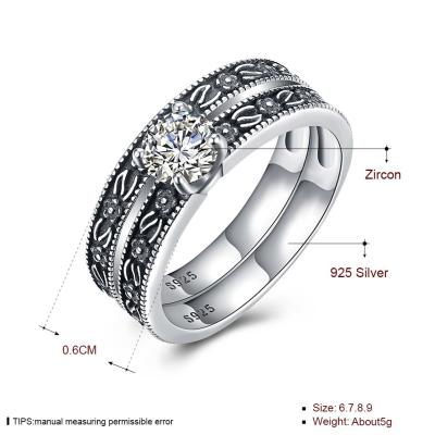 Cina Insieme delle fedi nuziali di impegno di Sterling Silver Diamond Studded Cluster del classico 925 di alta qualità in vendita