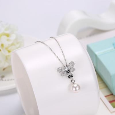 Cina Perla 3.93g Sterling Silver Jewelry Necklaces del cristallo 0.27in della farfalla del ODM di modo in vendita