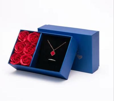 Cina contenitore d'imballaggio Ring Box di orecchino del contenitore di collana del contenitore di gioielli di 115*115*110 millimetro 0,406 chilogrammo Rose Flower Gift Jewelry Box in vendita