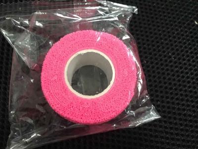 China Pink  cohesive bandage Strong nonwoven Elastic Bandage 2.5cm x 4.5m for sale