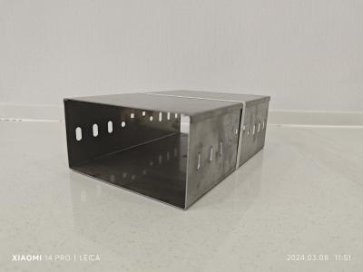 Cina 3m - 6m lunghezza Acciaio galvanizzato cavo perforato vassoio resistente alla corrosione in vendita