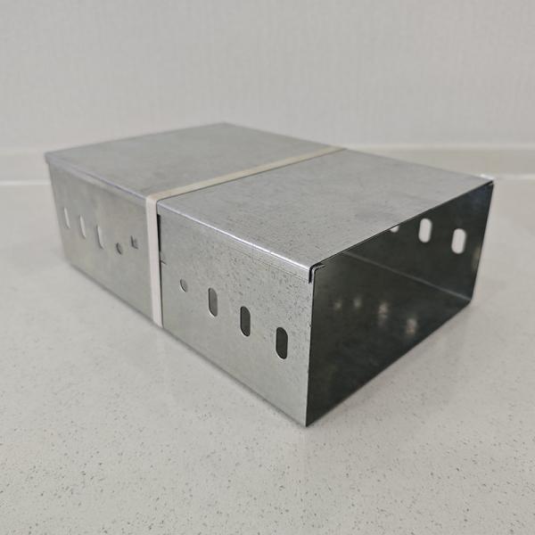 Quality Weatherproof Solid Bottom Cable Tray For Wall Mount Load Capacity Based On Size for sale