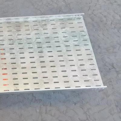 Cina Cable tray galvanizzato ad immersione calda all'aperto con ventilazione o scanalatura perforazione in vendita