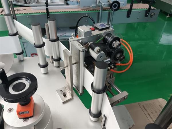 Quality Electric Automatic Round Bottle Labeling Machine for Front And Back Labeling for sale