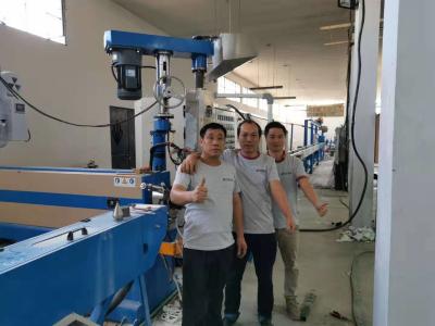 中国 絶縁の低電圧の建物は放出機械/送電線の突き出る機械をワイヤーで縛ります 販売のため