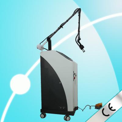 China 10600nm 0.12 mm Glass Pipe CO2 Fractional Laser Machine For Freckle Removal for sale