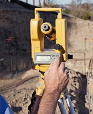 China Topcon DT-200 Series Electronic Digital Theodolite IP66 45mm Objective Lens DT-205L for sale