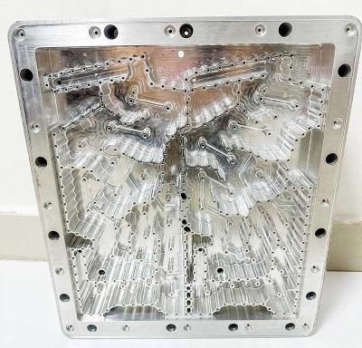 China Aluminiumlegering CNC die Holte Militaire Rang voor 5G-Communicatie Basisstation machinaal bewerken Te koop