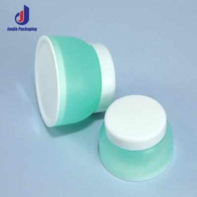 Cina Prodotti cosmetici industriali Lozione Crema Matte Finish Vaso con coperchio Verde traslucido Luxury vuoto 50G Contenitori cosmetici in vendita