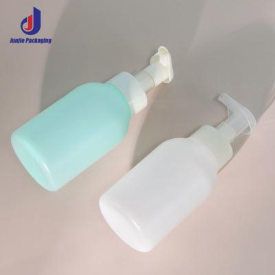 China 30ml Plastic Cosmetic Bottles Empty Essential Oil Bottle Luxury With Bamboo Cap And PE Collar Box for sale