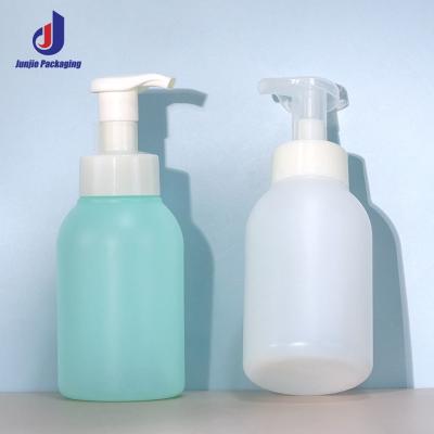 China 30ml Plastic Cosmetic Bottles Empty Essential Oil Bottle Luxury With Bamboo Cap And PE Collar Box for sale