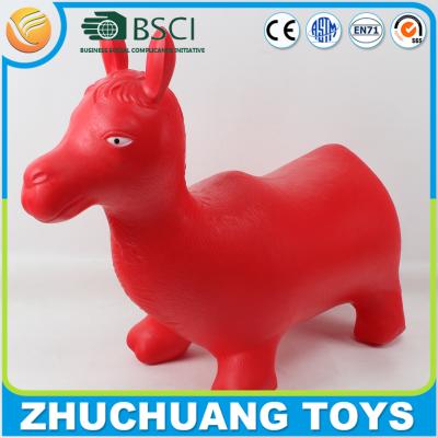 China plastic toy giant inflatable camels for sale