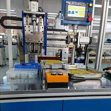 Китай Спринг-форс Pogo Pin Connector с рабочей высотой 4,9 мм Dip Type Pogo Pin продается