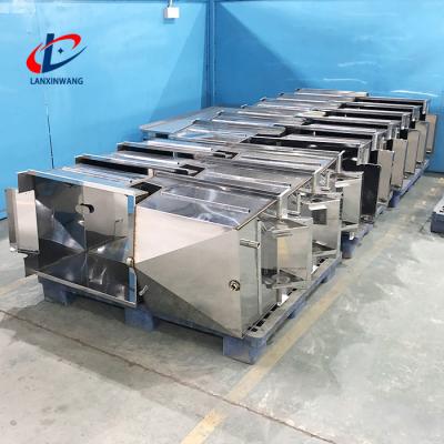 China Custom 304 Stainless Steel French Fry Baskets for Deep Frying and Food Holding for sale