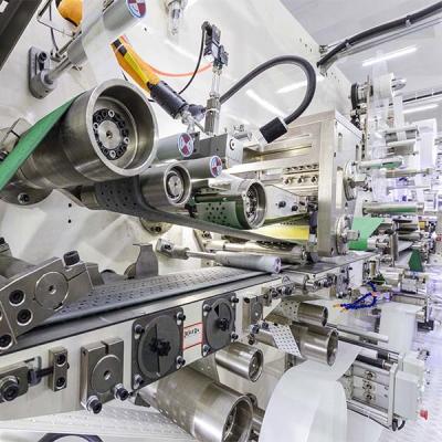 China Hoogwaardige machine voor het maken van servo-sanitaire servetten wereldwijd uitgevoerd met CE-certificaat Te koop