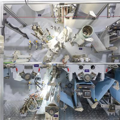 중국 에너지 절감 풀 세르보 매트리스 패드 기계 언더 패드 생산 라인 자동 스택 판매용