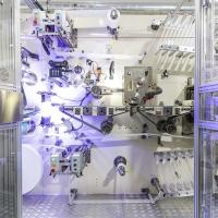 China Full Automatic High Standard Sanitary Pad Making Machine Intelligent Control for sale