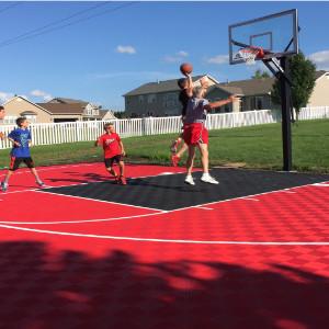 China Outdoor PVC sports flooring tennis court cover badminton court surfaces for sale