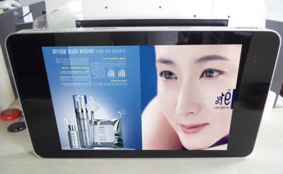 Cina Esposizione LCD del contrassegno di Digital del monitor di Shell del metallo orizzontale a 32 pollici con il vetro temperato in vendita