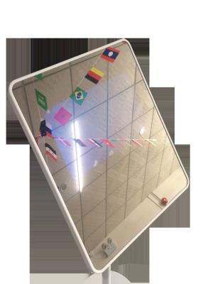 中国 人間の特徴をもつ75KHZ 600cd/m2 32inの写真ブースの魔法ミラー 販売のため