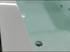 Une baignoire moderne de 1700 mm E-8001 avec contrôleur tactile