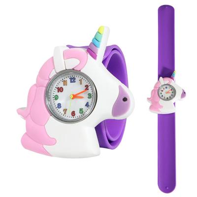 Cina Materiale impermeabile di spessore 3ATM Arcylic di Unicorn Quartz Kids Watch 0.6cm in vendita