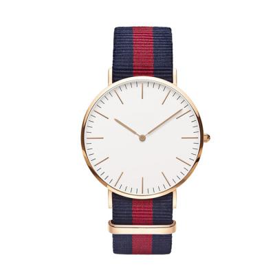 Cina Orologio di nylon impermeabile della banda dell'orologio 5ATM del quarzo delle donne del ODM in vendita