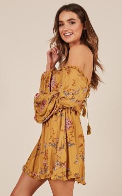 China O verão de Boho imprimiu a mostarda Mini Women Casual Dresses floral à venda