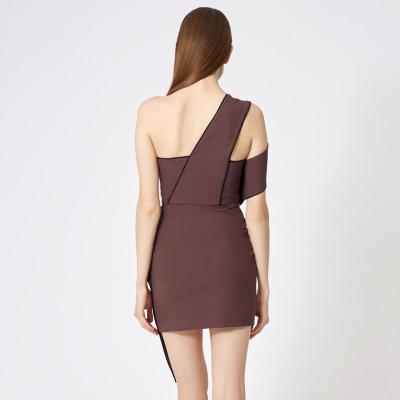 China De in het groot kleding van de dames formele Midi van de Schouderhelling Te koop