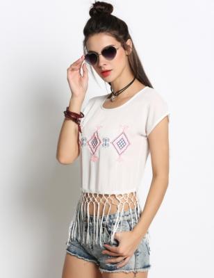 Cina cime per le donne 2016 donne intorno alle cime del raccolto della blusa della nappa del ricamo del collo in vendita