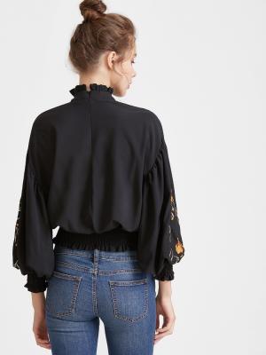 Cina 2017 bluse ricamate nere alla moda per le donne in vendita