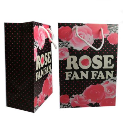 China Bespoke Delicate Painted Design Fashion Shopping Bag Garment Packaging Handbag Printed Bag for sale