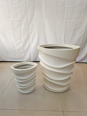 Cina Moderne vasi da fiore in fibra di vetro per la decorazione del giardino domestico all'aperto in vendita