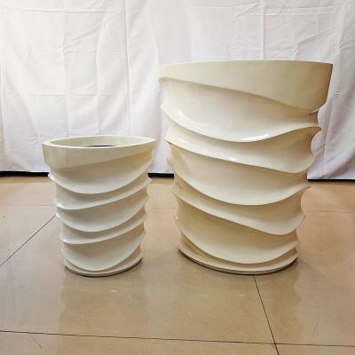 Cina Moderne vasi da fiore in fibra di vetro per la decorazione del giardino domestico all'aperto in vendita