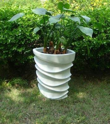 Cina Moderne vasi da fiore in fibra di vetro per la decorazione del giardino domestico all'aperto in vendita