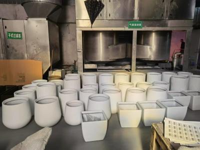 China Round Shape Tall Large Fiberglass Flower Pots Customized Logo Printing Resin Fiberglass Plant Box for sale